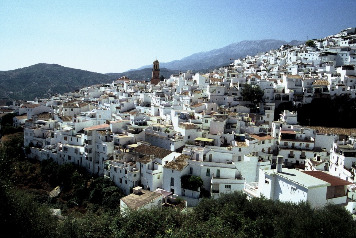 Cinco razones para visitar Cómpeta | Hotel y Bungalows Balcón de ...